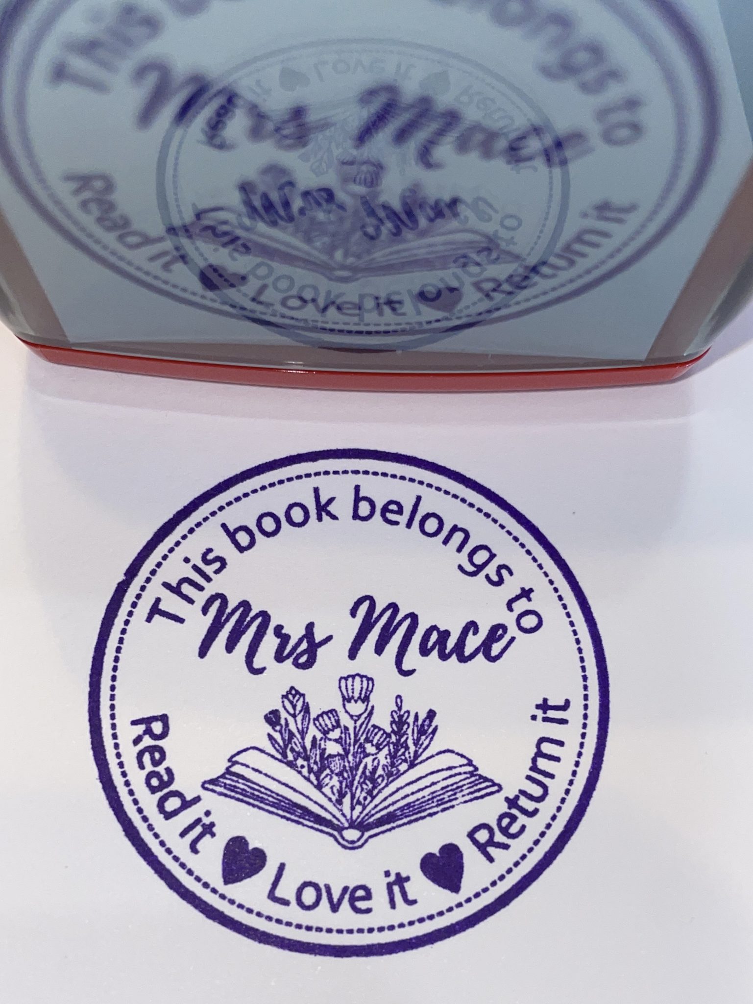42mmx42mm book stamp | Juffrou 911 Stamps