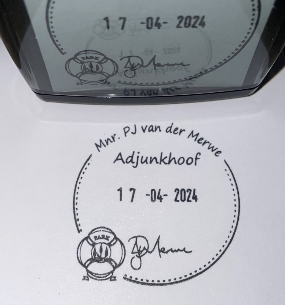 42mmx42mm adjustable date stamp - School logo | Juffrou 911 Stamps