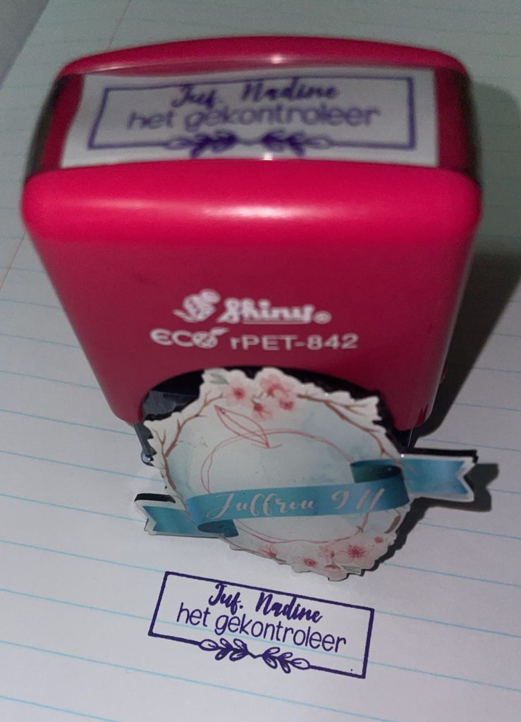 Leave frame - 14mmx38mm self inking stamp | Juffrou 911 Stamps